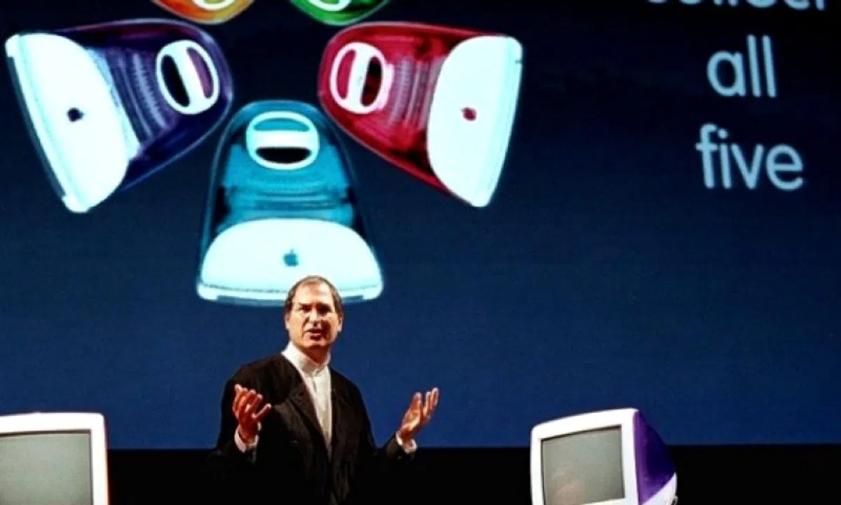 Zo presenteerde Steve Jobs de eerste iMac 20 jaar geleden