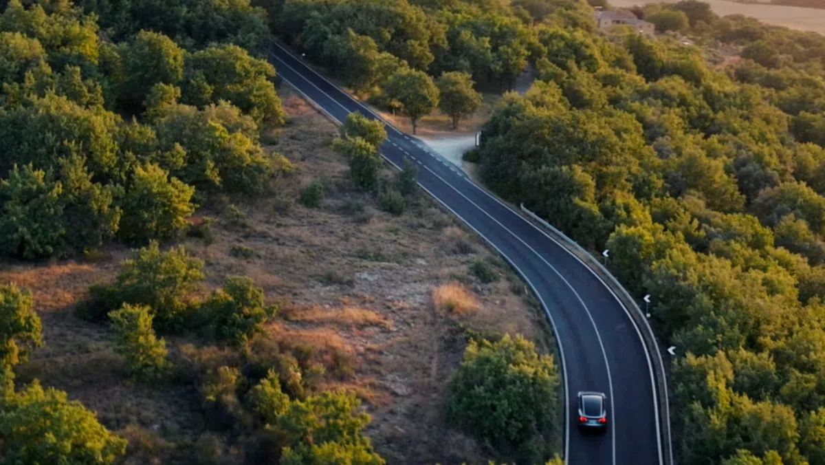 Een gemiddelde Tesla-batterij slijt 15% na 322.000 kilometer