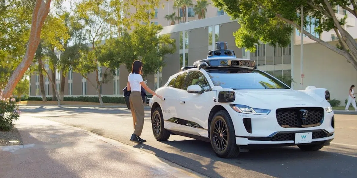 Zo populair zijn de robottaxi’s van Waymo: 100.000 betaalde ritten per week