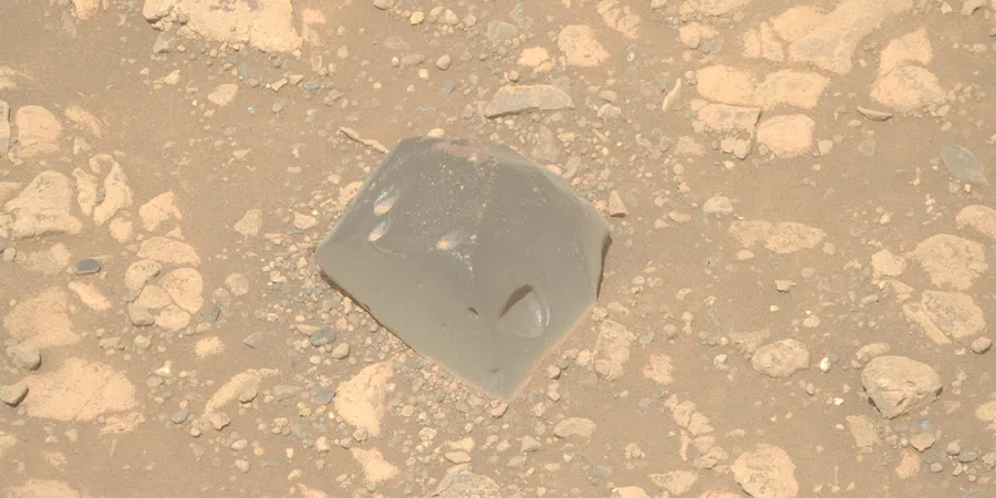 NASA vindt opvallende steen op Mars en heeft geen flauw idee waar het ...