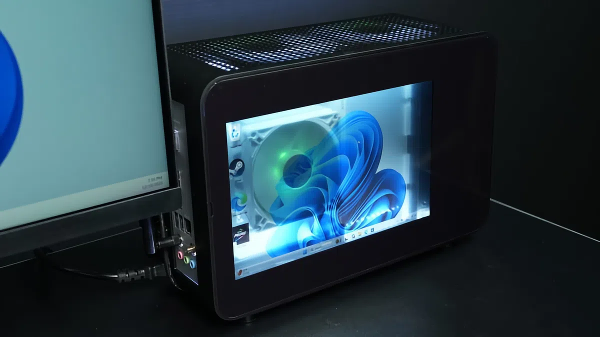 Deze mini-pc heeft een ingebouwde, transparante touchscreen