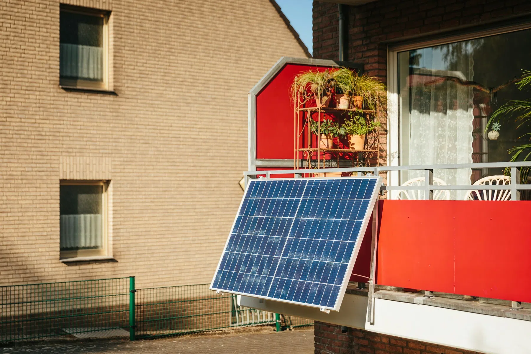 Zonnepanelen dimmen tijdens piekuren? Enexis trekt er de knip voor
