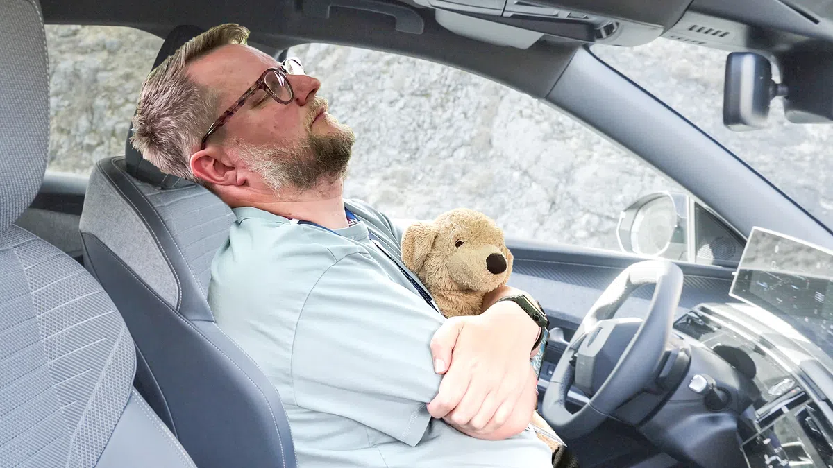 Nooit meer slapen achter het stuur: zo doe je dat